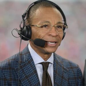 Gus Johnson Bio, Wiki, Age, Height, FOX Sports, Wife, Net Worth ...